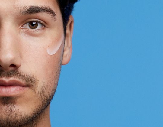 Men s Skincare Routine for Oily Skin La Roche Posay Australia